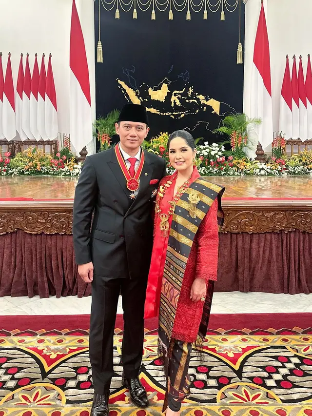 6 Adu Gaya Kebaya Para Istri Menteri Dampingi Suami Terima Tanda Kehormatan di Istana Negara ...