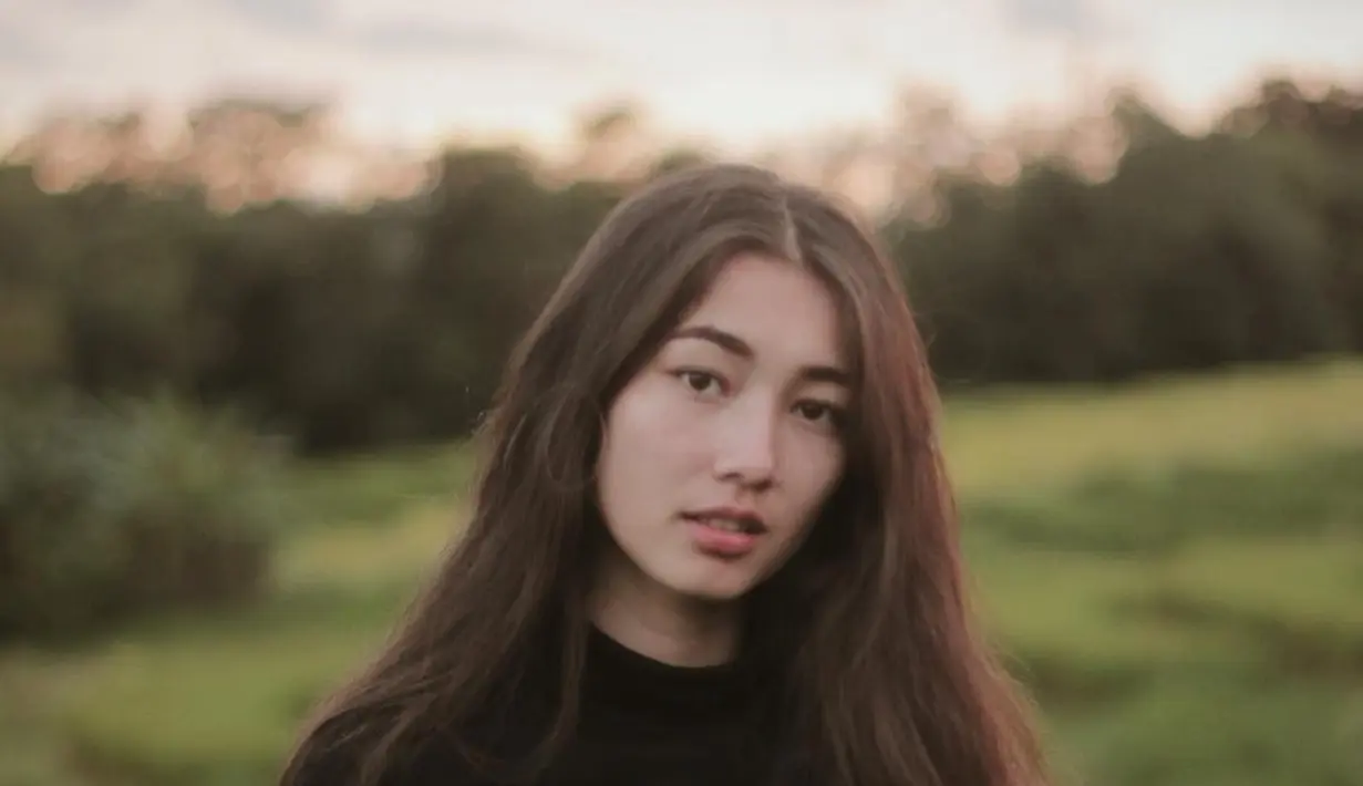 FOTO: Gaya Devina Aureel Tanpa Makeup, Selalu Memesona - Foto Liputan6.com