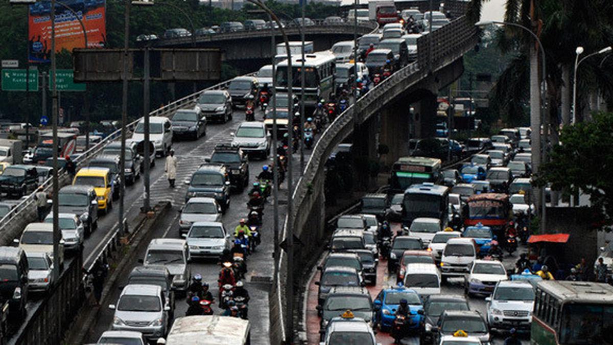 Kecepatan Rata-Rata Mobil Jakarta Hanya 10 Km/Jam - Berita Otosia.com