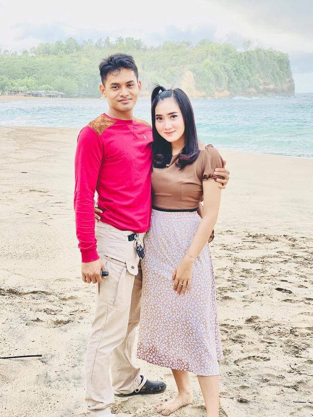 Dipersunting Polisi, Ini 7 Potret Mesra Yeni Inka dan Briptu Khrisna ...
