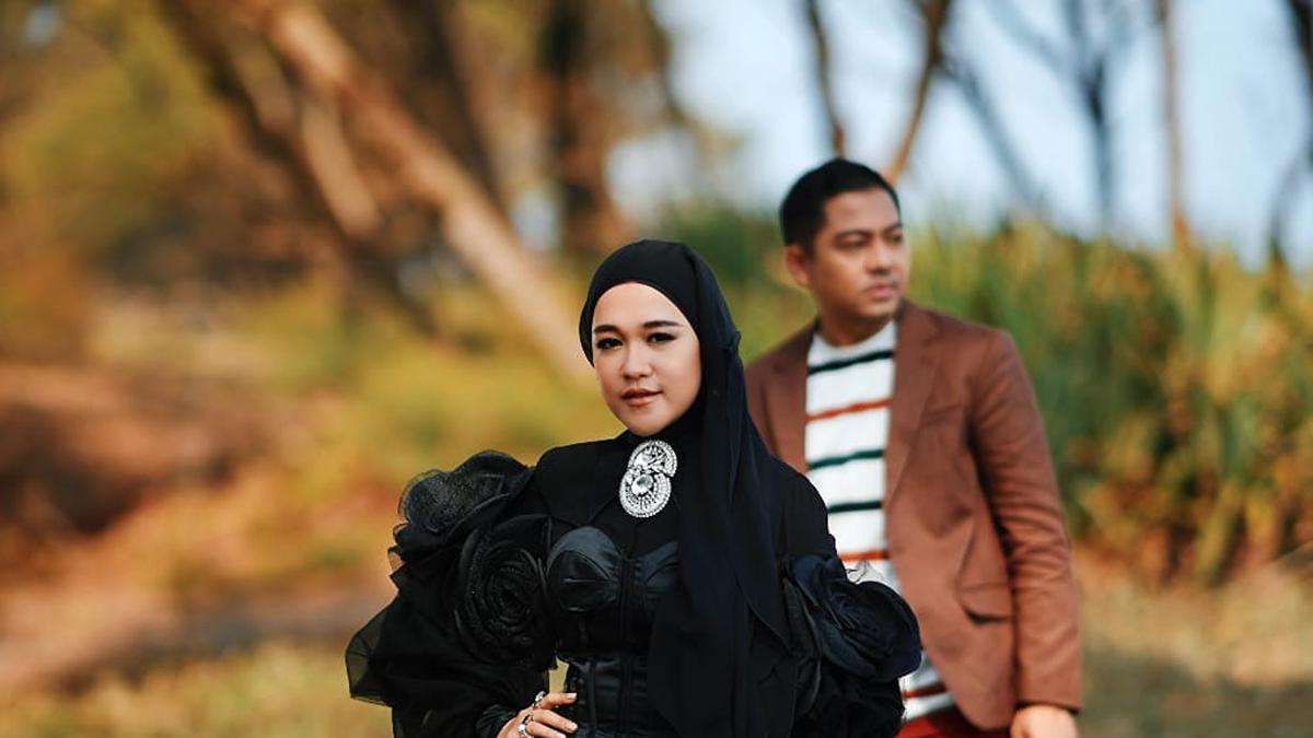 Lirik Lagu Masing Masing dari Ernie Zakri dan Ade Govinda, Video ...