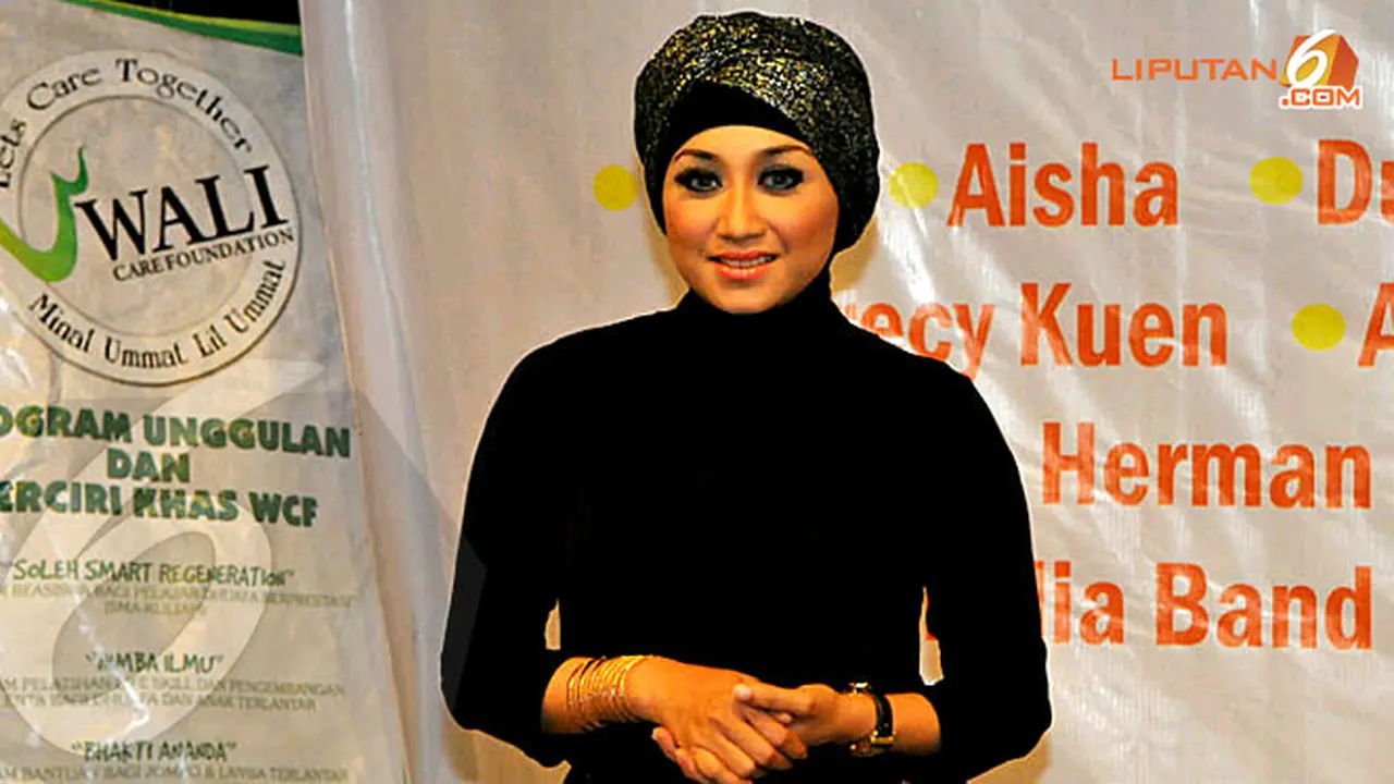 Sefti Sanustika Lebaran Seorang Diri - Ramadan Liputan6.com