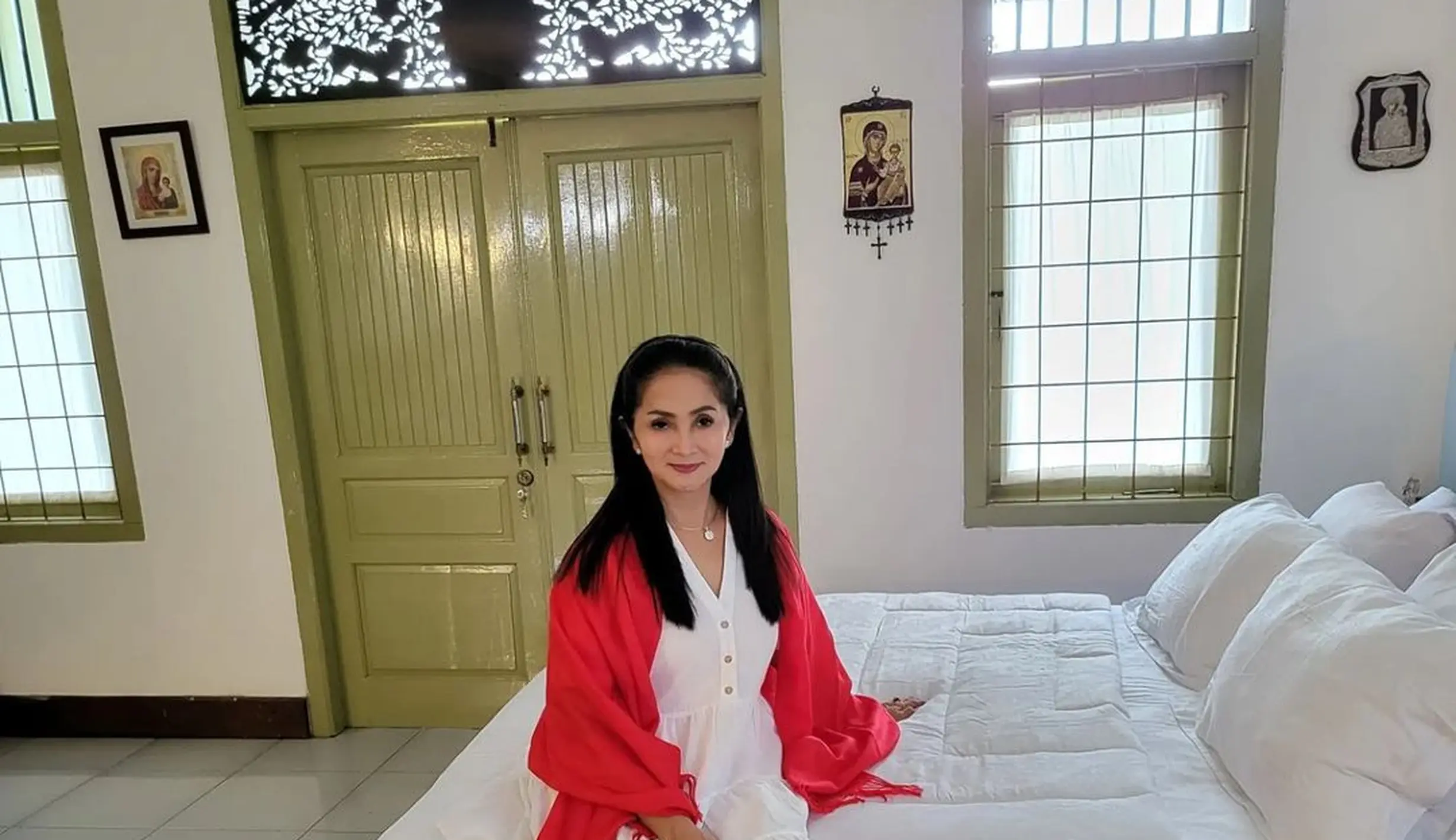6 Potret Anna Maria Marten, Istri Roy Marten dengan Pesonanya yang Awet ...