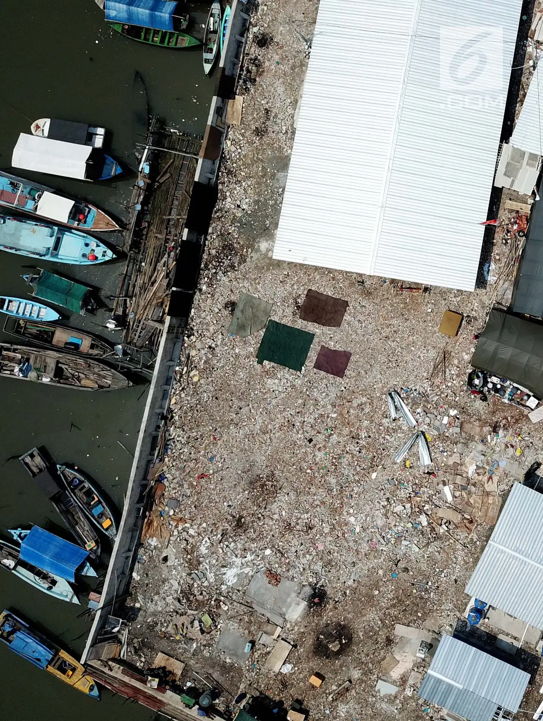 FOTO: Mengintip Shelter Kampung Akuarium dari Ketinggian - Foto ...