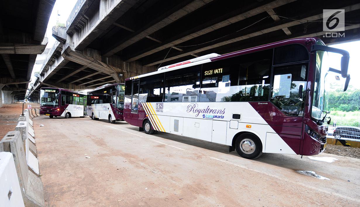 FOTO: Menjajal Royaltrans, Bus Premium TransJakarta - Foto Liputan6.com