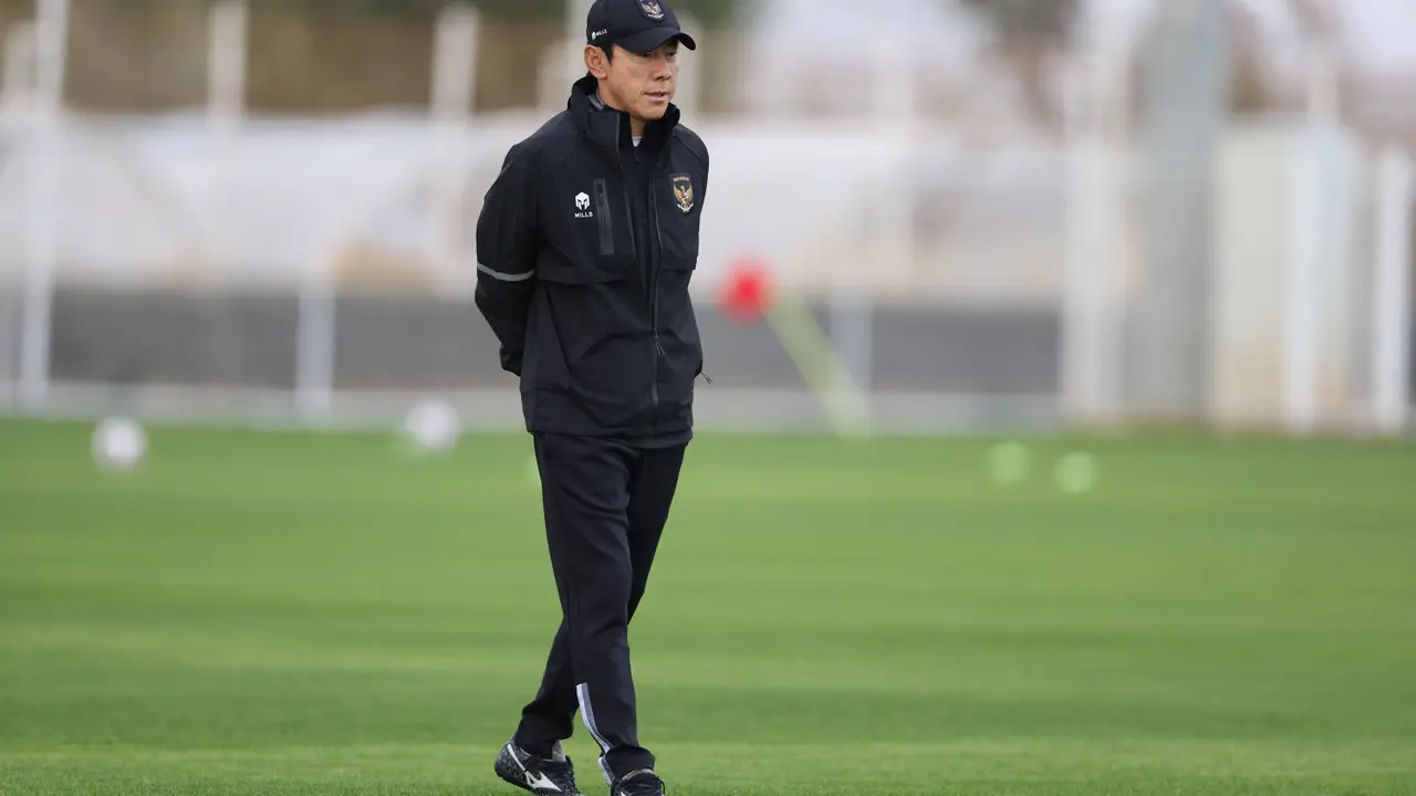 Shin Tae-yong Sakit Jelang Pimpin Timnas Indonesia di Piala Asia 2023 - Indonesia Bola.com