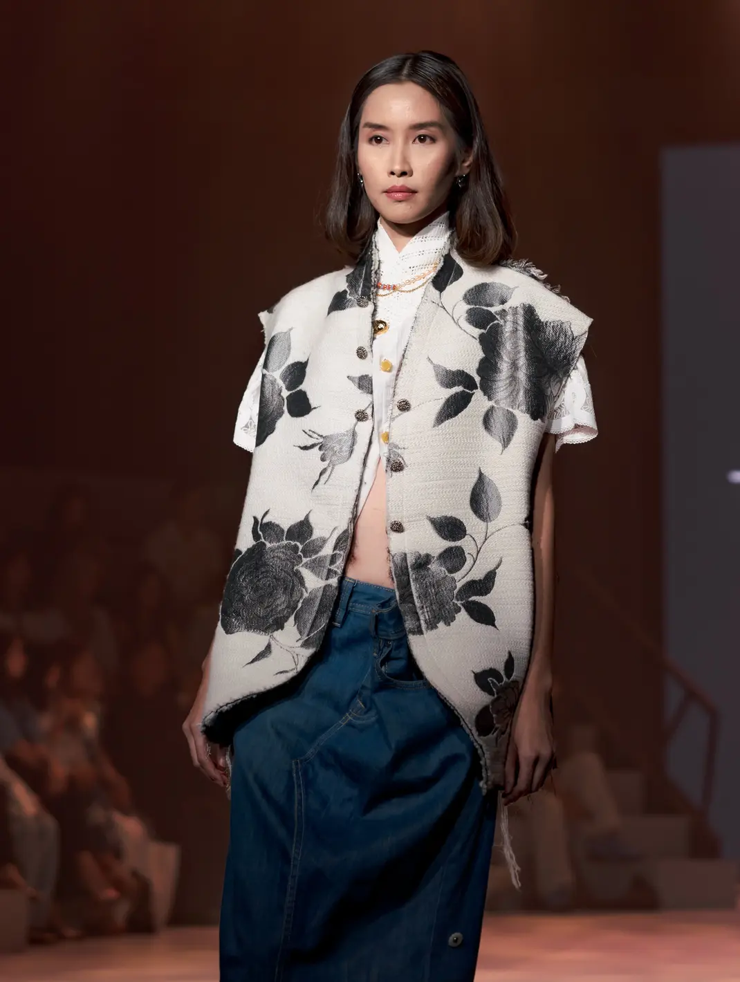 Bercerita tentang Transisi Kehidupan Individu di Pergantian Usia, Tanah Le Sae Hadirkan Koleksi ...