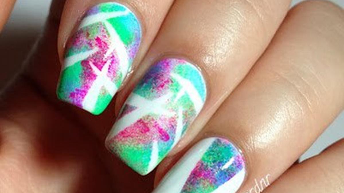 10 Inspirasi Kutek Sederhana Bikin Jari Makin Mempesona - Photo Fimela.com