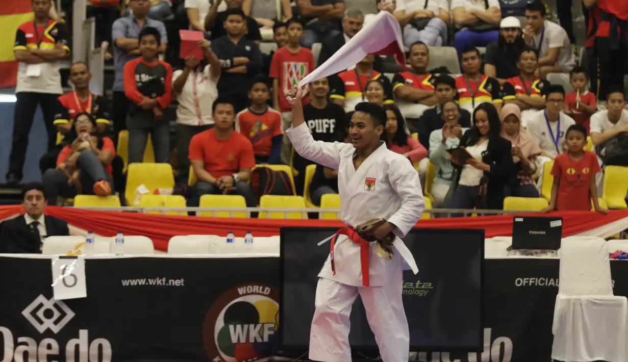 Ahmad Zigi, Juara Dunia Karate Pertama asal Indonesia - Foto Bola.com