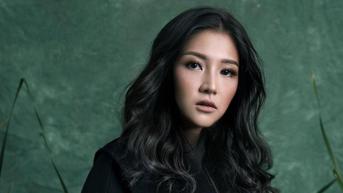 Fimela Awards Makeup Artist of The Year: Clerence Victoria Sang Pioner ...