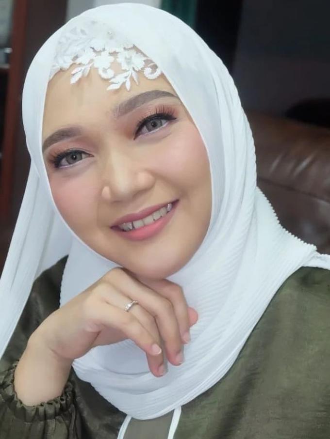 Mengenal Sosok Suami Baru Penyanyi Religi Sulis, Usianya Beda 10 Tahun ...