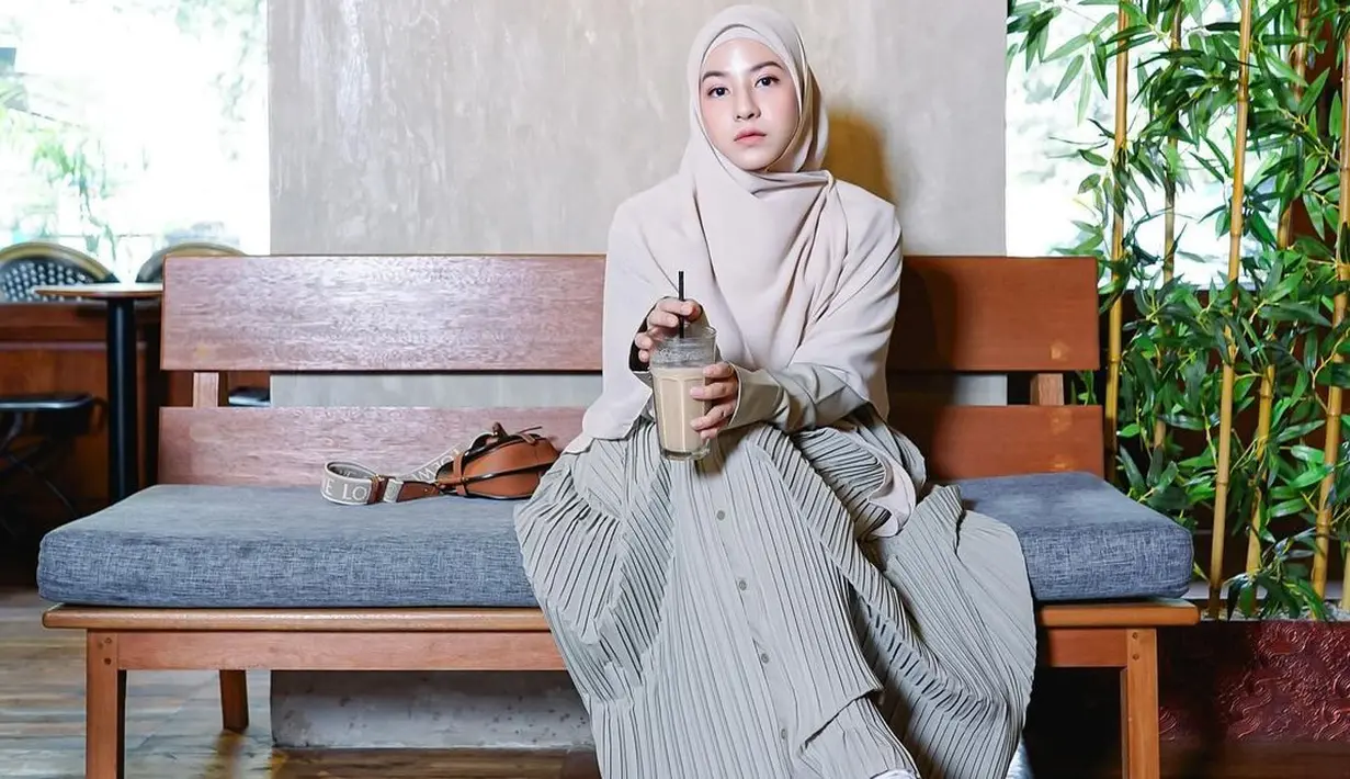 Model Hijab Natasha Rizki, Inspirasi Cantik Ramadan dan Lebaran - Photo Fimela.com