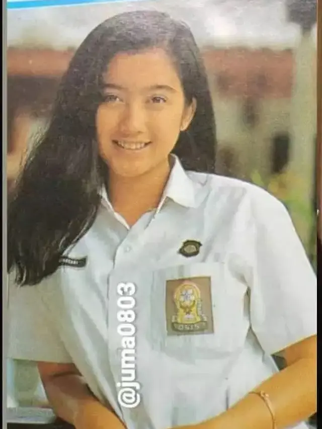 6 Foto Lawas Desy Ratnasari Saat SMA, Berprestasi Sedari Dulu - Hot ...