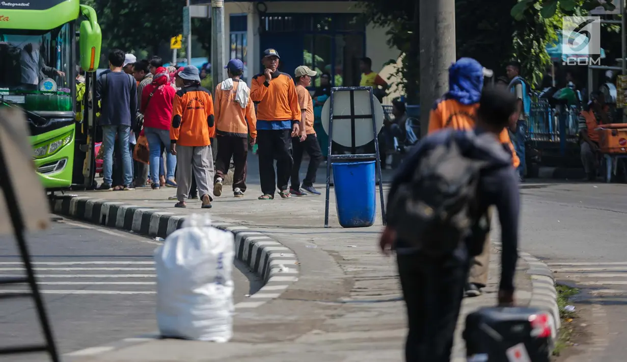 FOTO: Memantau Arus Balik Lebaran 2019 di Terminal Kampung Rambutan ...