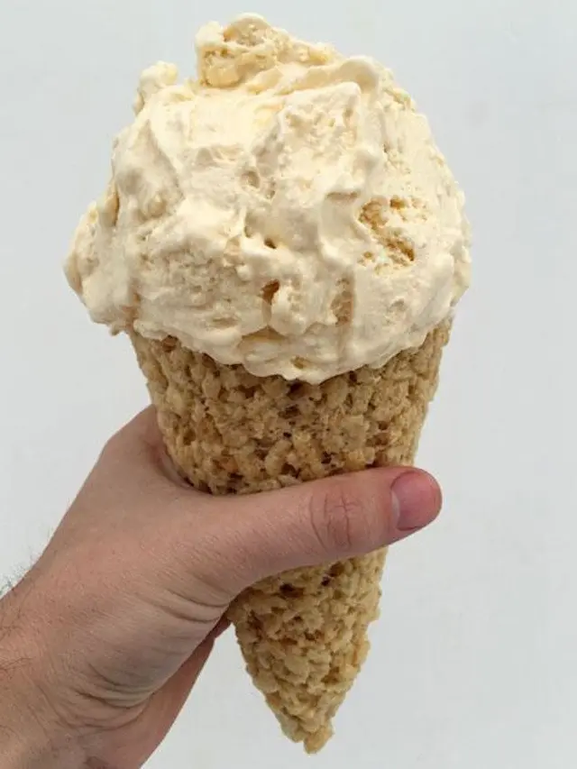 6 Potret Cone Es Krim Ini Nyeleneh Tapi Unik, Pakai Rok dan Jepit ...
