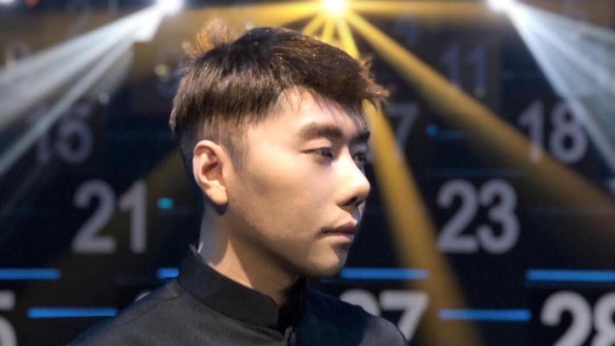 Roy Kiyoshi Terbang ke Eropa Demi Meramal Nasib 2020 - ShowBiz Liputan6.com