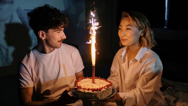 35 Ucapan Ulang Tahun untuk Pacar Bikin Nangis - Ragam Bola.com