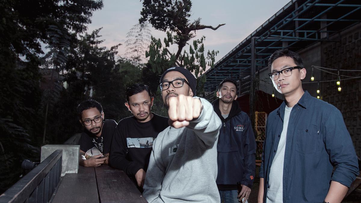 Snickers and the Chicken Fighter, Pelestari Punk Asal Malang