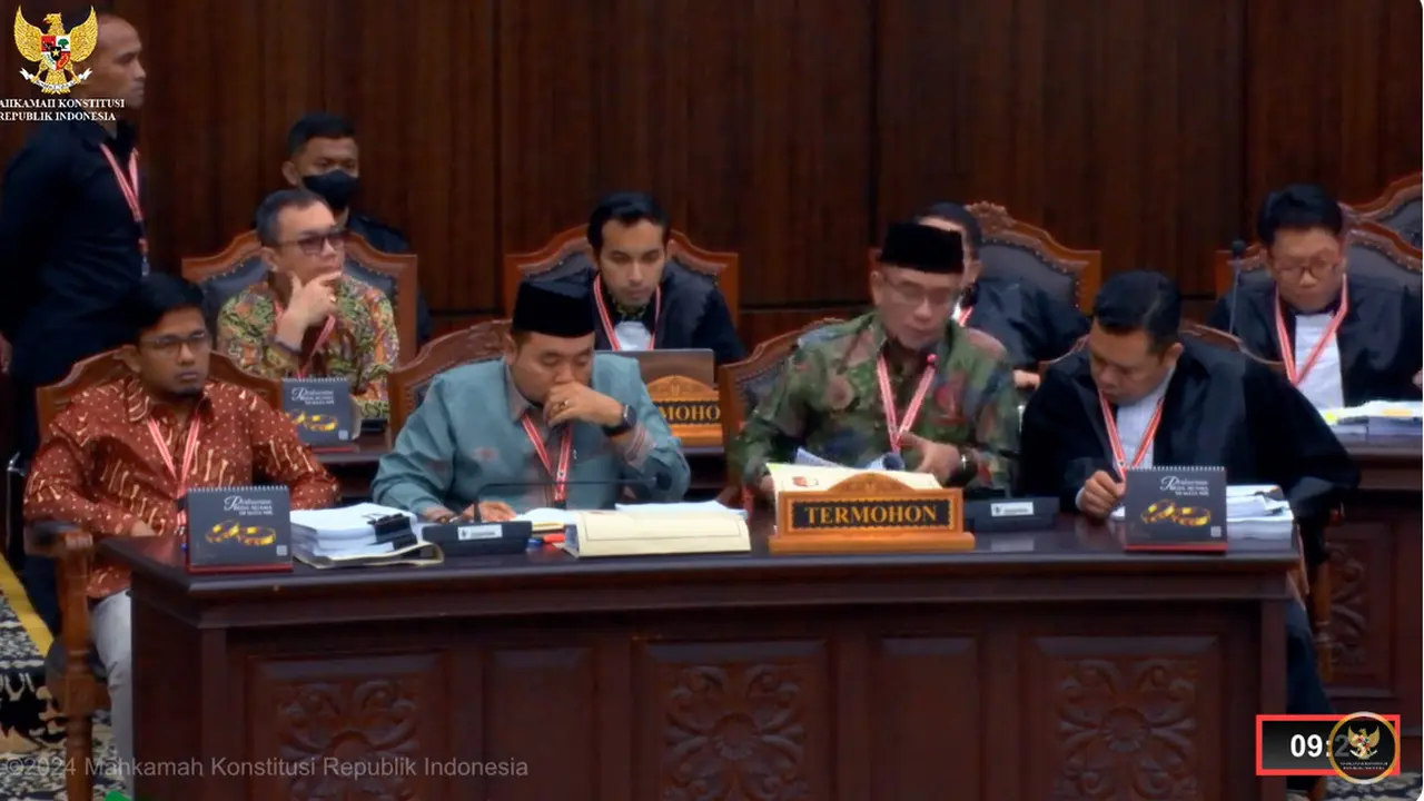 Ketua MK Tegur Ketua KPU Hasyim Asy'ari: Semangat Sedikit Pak, Jangan Terlalu Santai - Pemilu ...