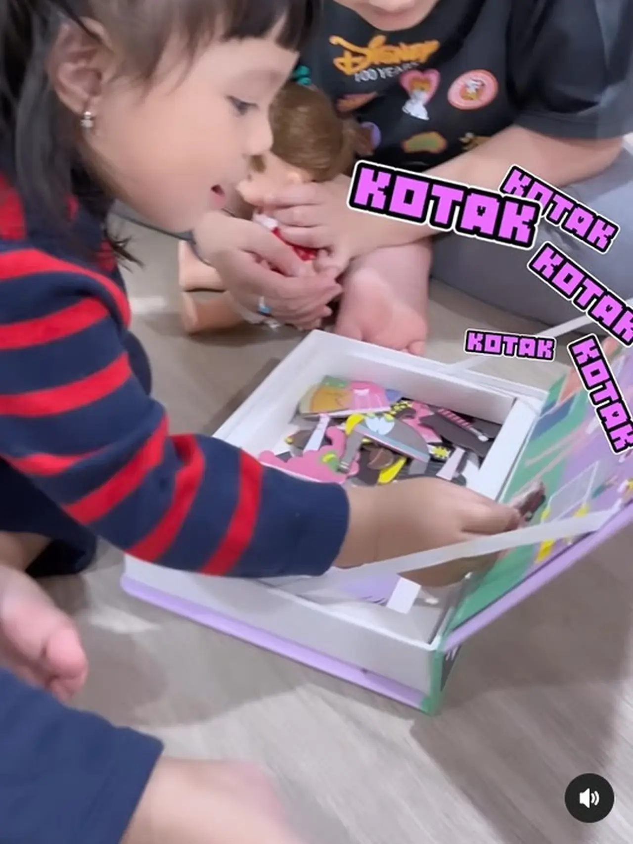 Lihat Momen Arsy Hermansyah Main Bareng Ameena, Sabar dan Telaten ...