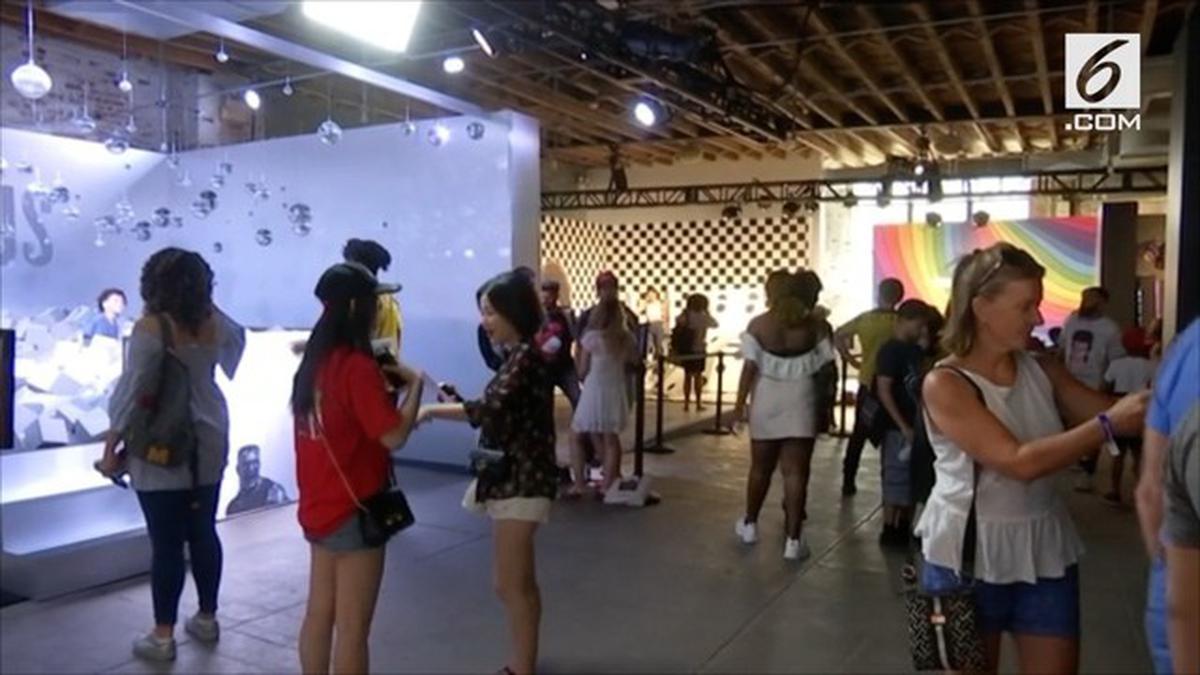 VIDEO: Deadpool Buka Museum Swafoto Pertama di AS