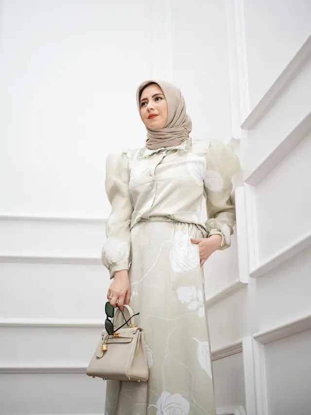 Influencer Sarah Sofyan Berbagi Kiat Rawat Perhiasan, Setuju Ujaran Berlian Sahabat Terbaik ...