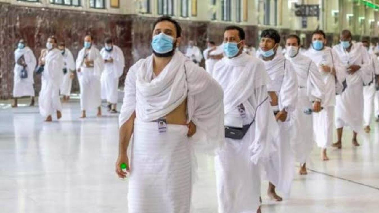Panduan Pakaian Ihram yang Benar untuk Pria, Tata Cara dan Larangannya