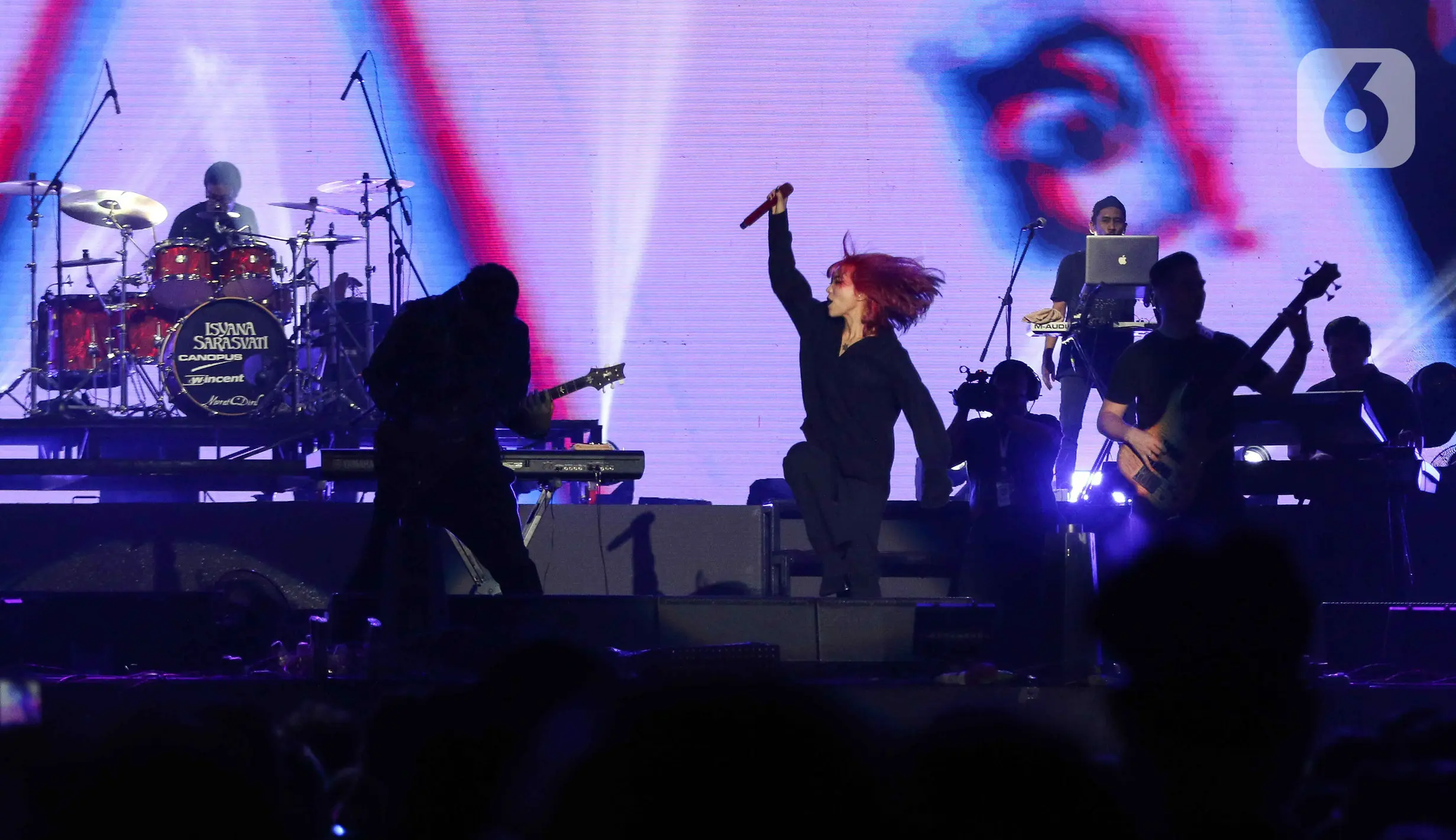 Isyana Sarasvati Meriahkan Panggung Festival Musik Soundrenaline 2022 ...