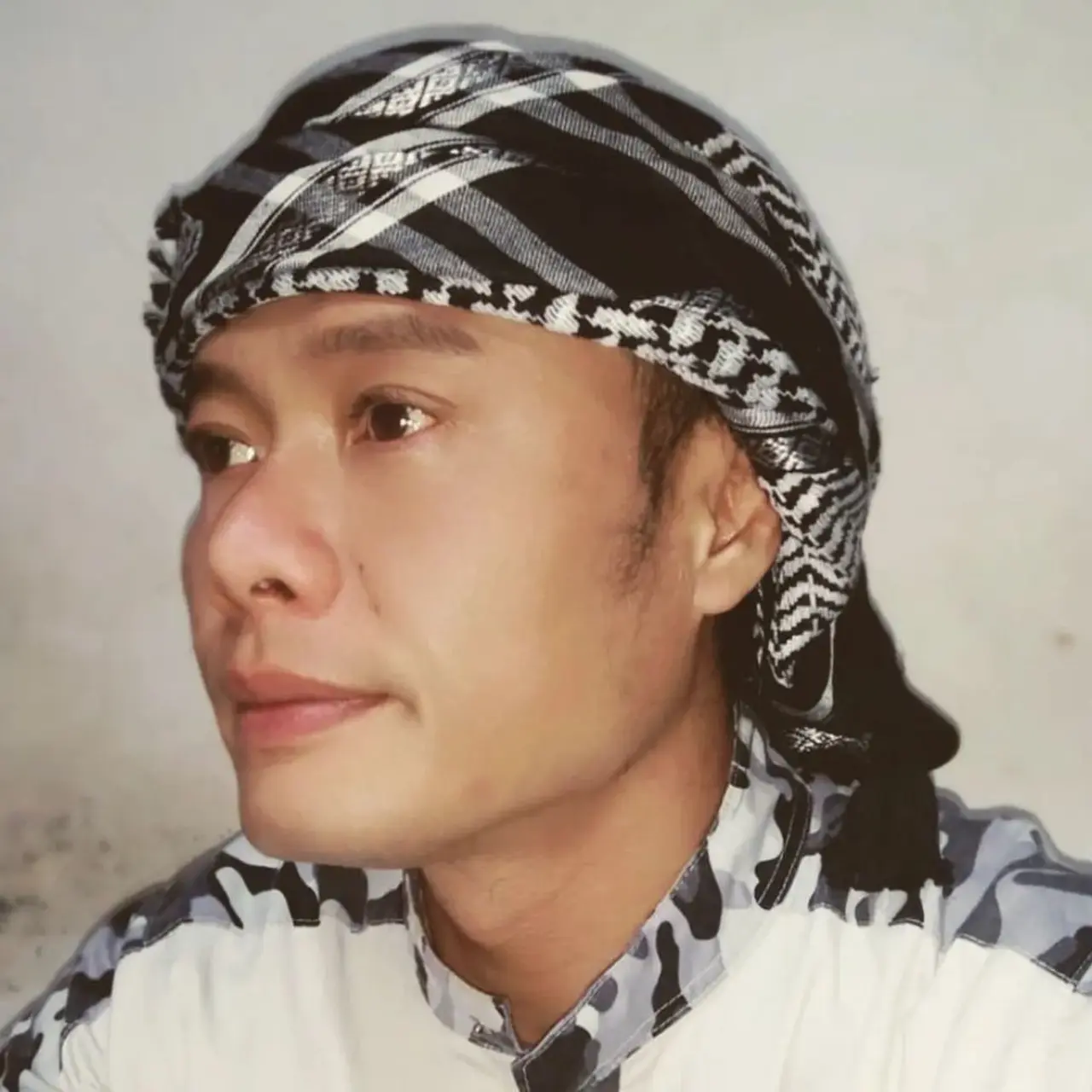 Transformasi Gaya Alam Mbah Dukun yang Daftar Jadi Wakil Wali Kota ...