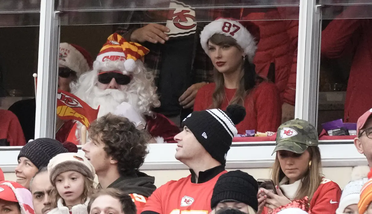 Taylor Swift Habiskan Hari Natal Semangati Travis Kelce di Pertandingan ...