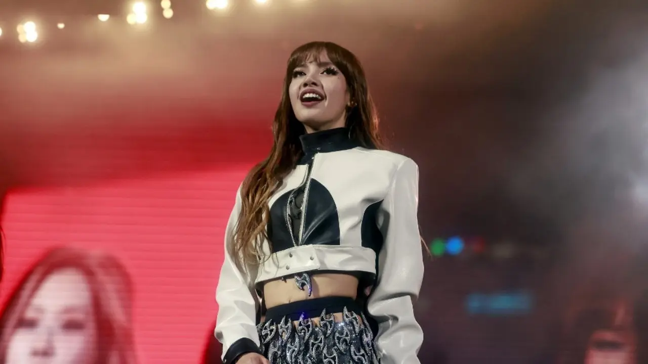 Lisa BLACKPINK Debut di Billboard AS dengan Album Solo Alter Ego ...