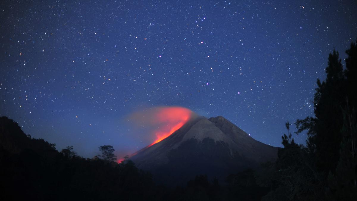 Gunung Merapi Berstatus Siaga, Waspada Banjir Lahar Dingin saat Libur ...