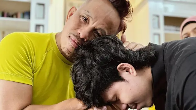 6 Potret Atta Halilintar dan Aurel Hermansyah Pamit Berangkat Haji: Ya Allah, Kami Datang ke ...