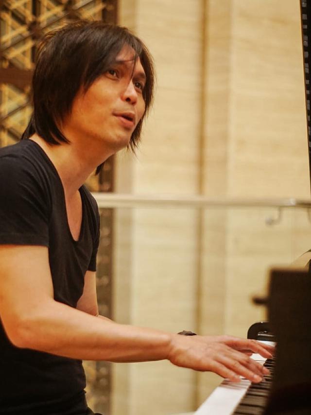 Once Mekel Ulang Tahun ke-51, Ini 6 Hit Besar Mantan Vokalis Dewa 19 ...