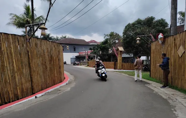 SPBU Shell Tutup, Diduga Sulit Berkembang karena Kalah Saing dengan Pertamina - Hot Liputan6.com