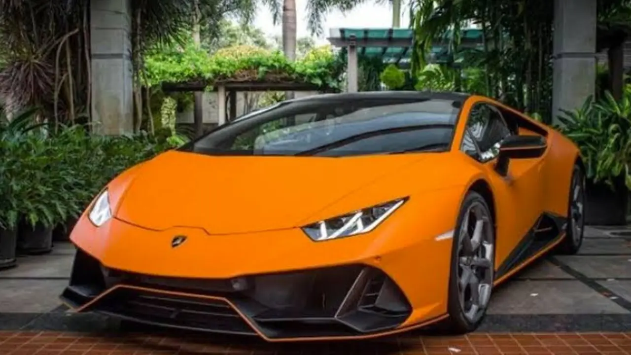 Koleksi Mobil Lisa Blackpink Bikin Cowok Minder - Otomotif Liputan6.com