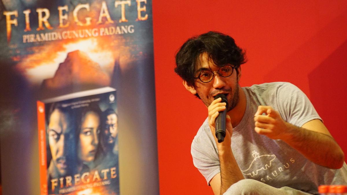 Alasan Reza Rahadian Tertarik Main Film Firegate