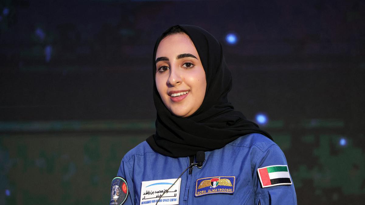Demi Nora Al Matrooshi, NASA Desain Hijab Khusus Astronaut - Lifestyle ...