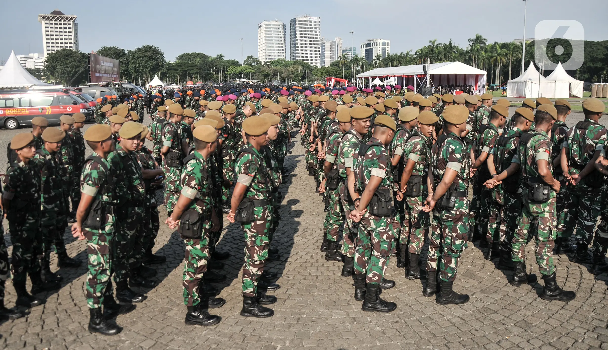 TNI - Polri Gelar Apel Pasukan Operasi Ketupat 2023 di Monas - Foto Liputan6.com