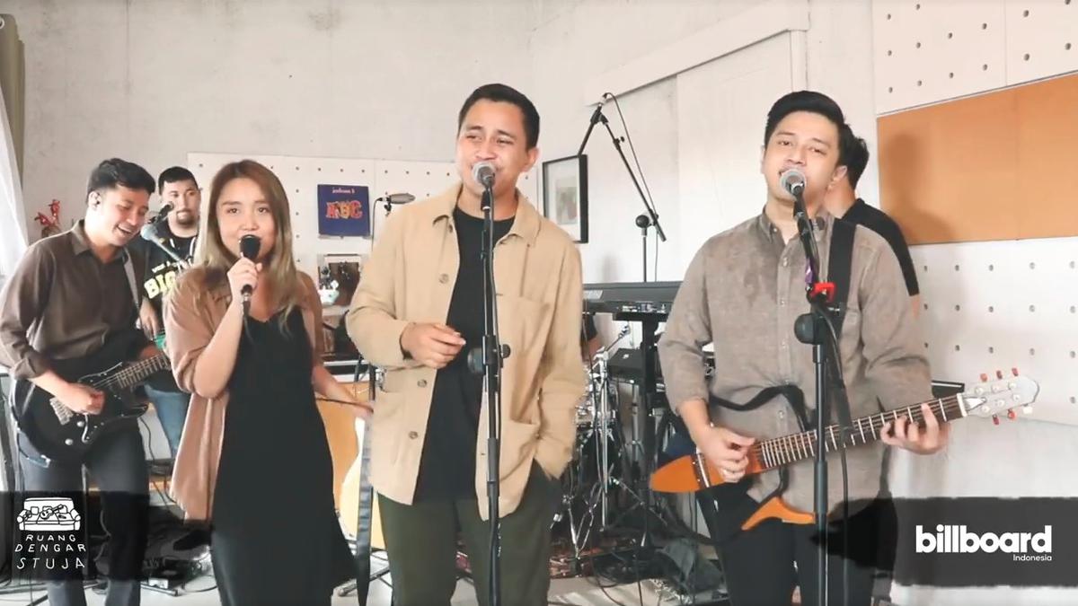 HIVI! Membawakan Lagunya Berjudul Remaja di Billboard Indonesia ...