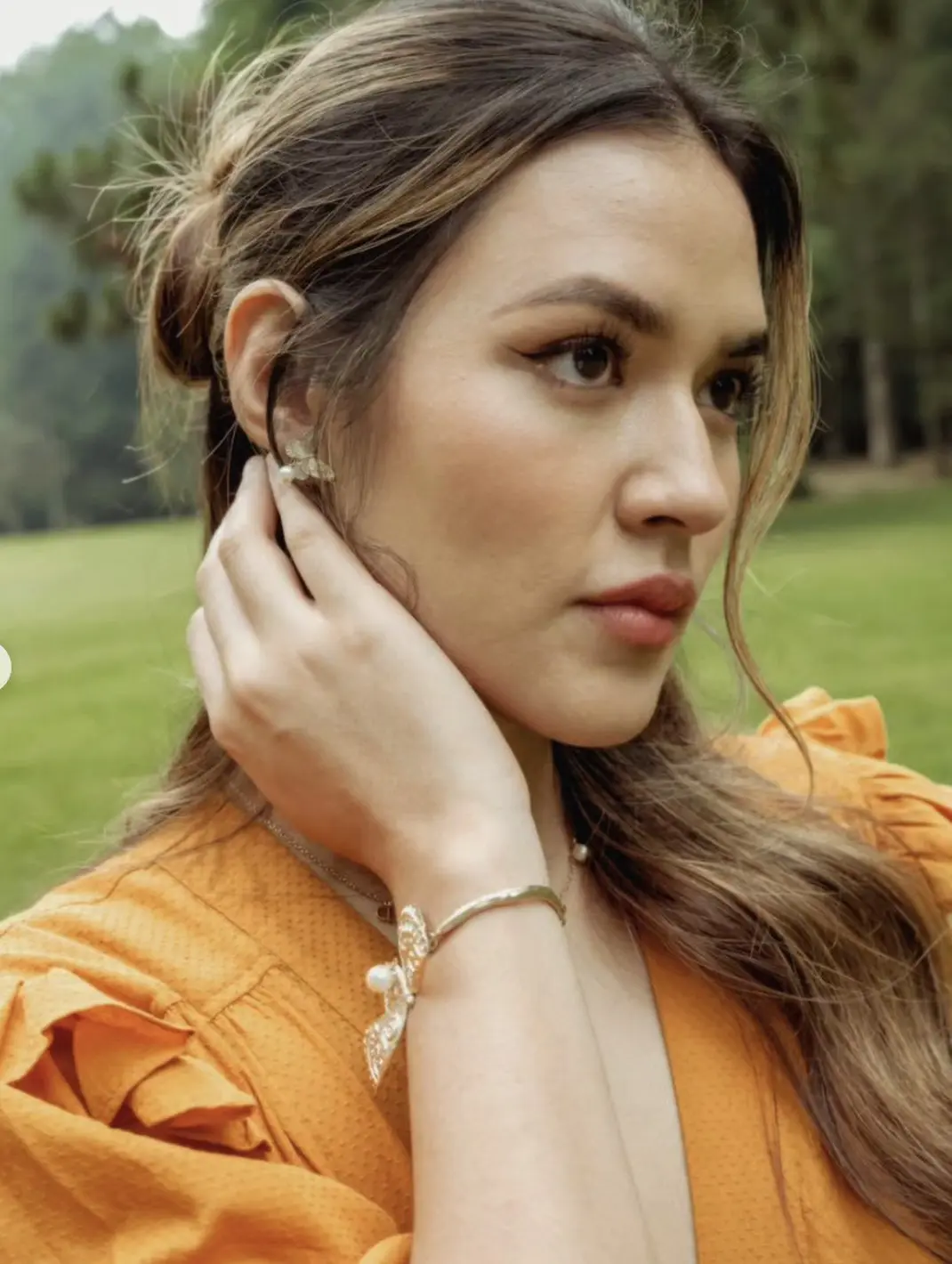 6 Potret Pesona Raisa dengan Gaya Rambut Memikat, Cocok untu Stying ...