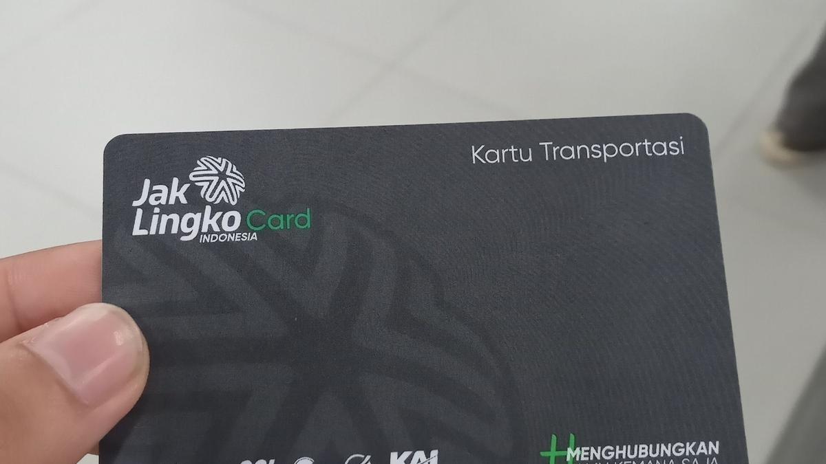 4 Alasan Kita Mesti Berhati-hati Naik Angkot Jaklingko - Regional ...