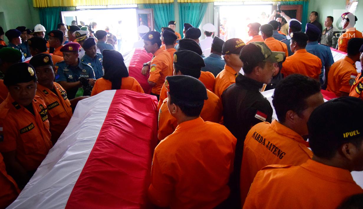 Upacara Pelepasan Jenazah Korban Helikopter Basarnas - Foto Liputan6.com