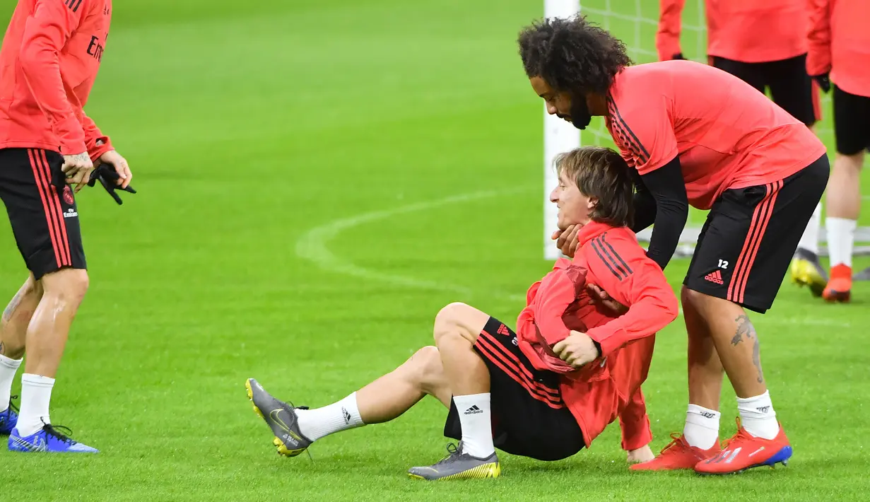 FOTO: Latihan Santai Pemain Real Madrid Jelang Hadapi Ajax - Foto ...