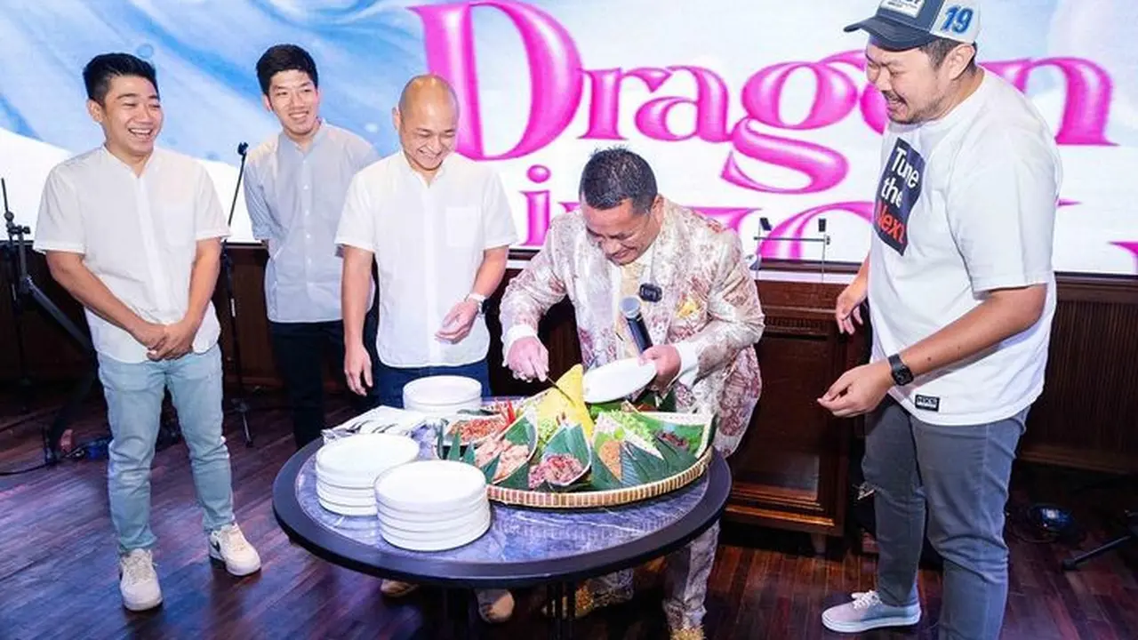 Hotman Paris hingga Livy Renata Meriahkan Acara Pembukaan Outlet ...