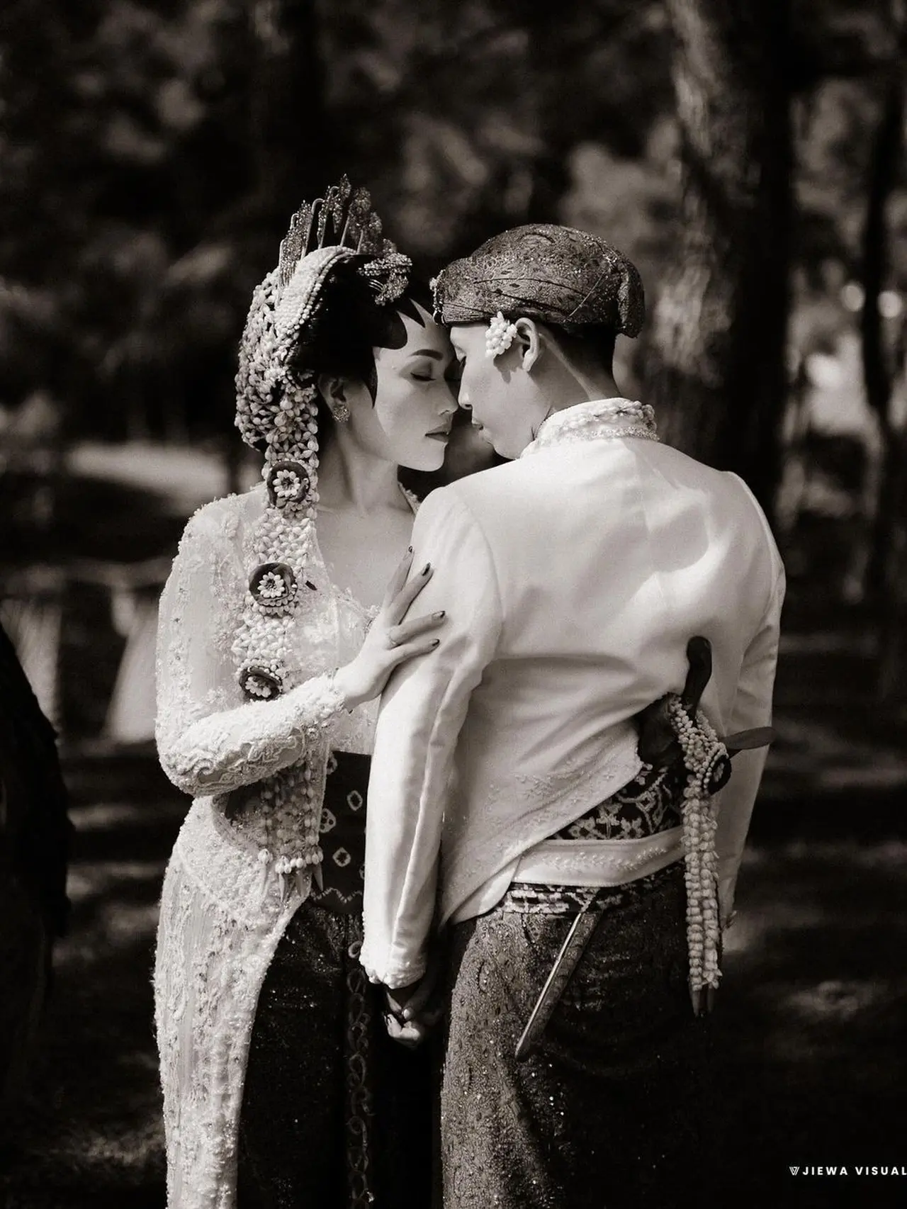 7 Potret Pernikahan Abi Respati Teman Millen Cyrus, Menyesal Pernah Jadi Waria - Hot Liputan6.com