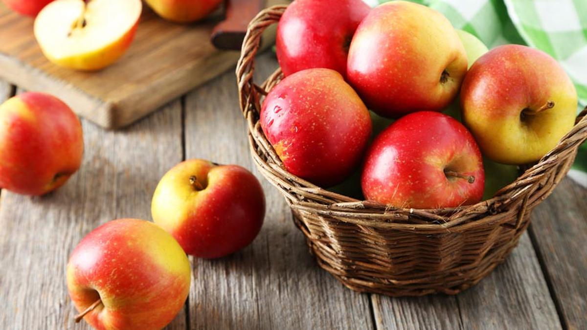 Pentingnya Mantan Perokok Makan Apel dan Tomat - Health Liputan6.com