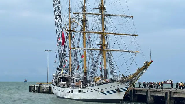 Kolonel Amril Hairuman Tehupelasury, Perwira Kopassus Cucu Awak KRI ...