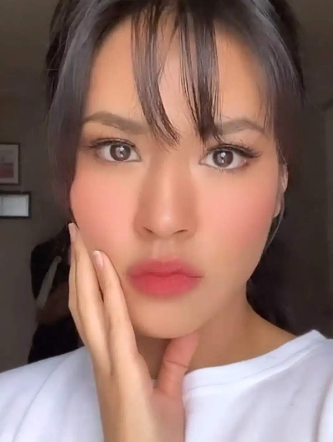 Melihat 10 Gaya Raisa dengan Rambut Berponi - Photo Fimela.com