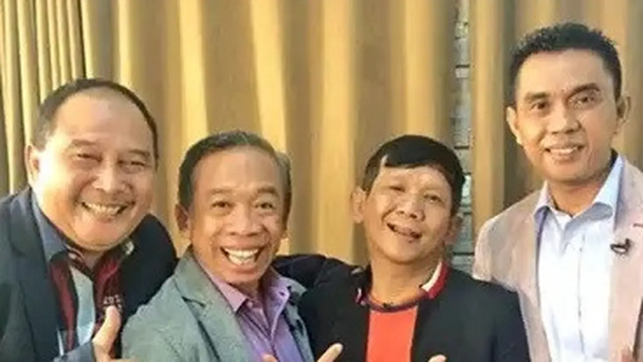 7 Potret Nurul Qomar dengan Grup 4 Sekawan, Foto Lawas Penuh Kenangan - Hot Liputan6.com